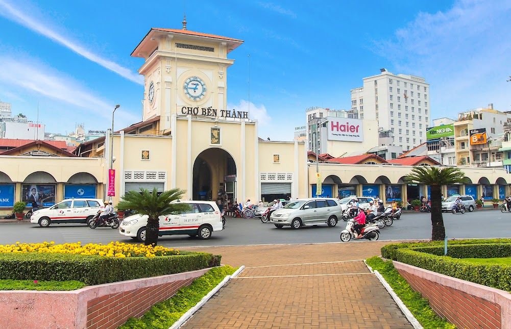 Where is Bui Vien Walking Street? What does Bui Vien offer at night ...